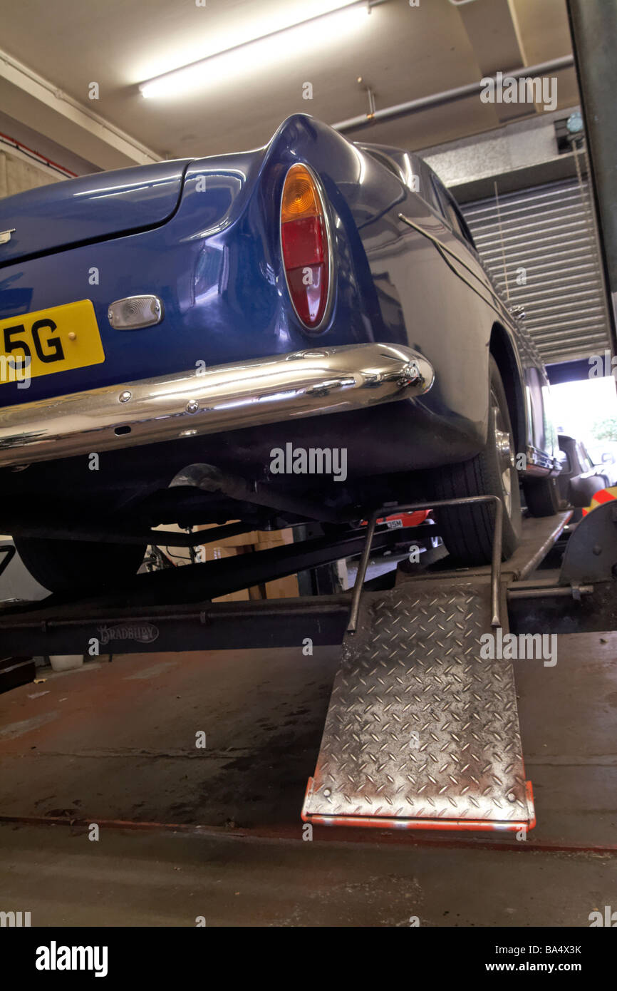 Car being repaired in garage hi-res stock photography and images - Alamy