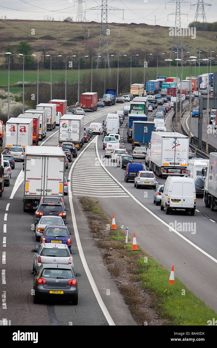 Heavy traffic on the M25 London Orbital motorway in Essex over the ...