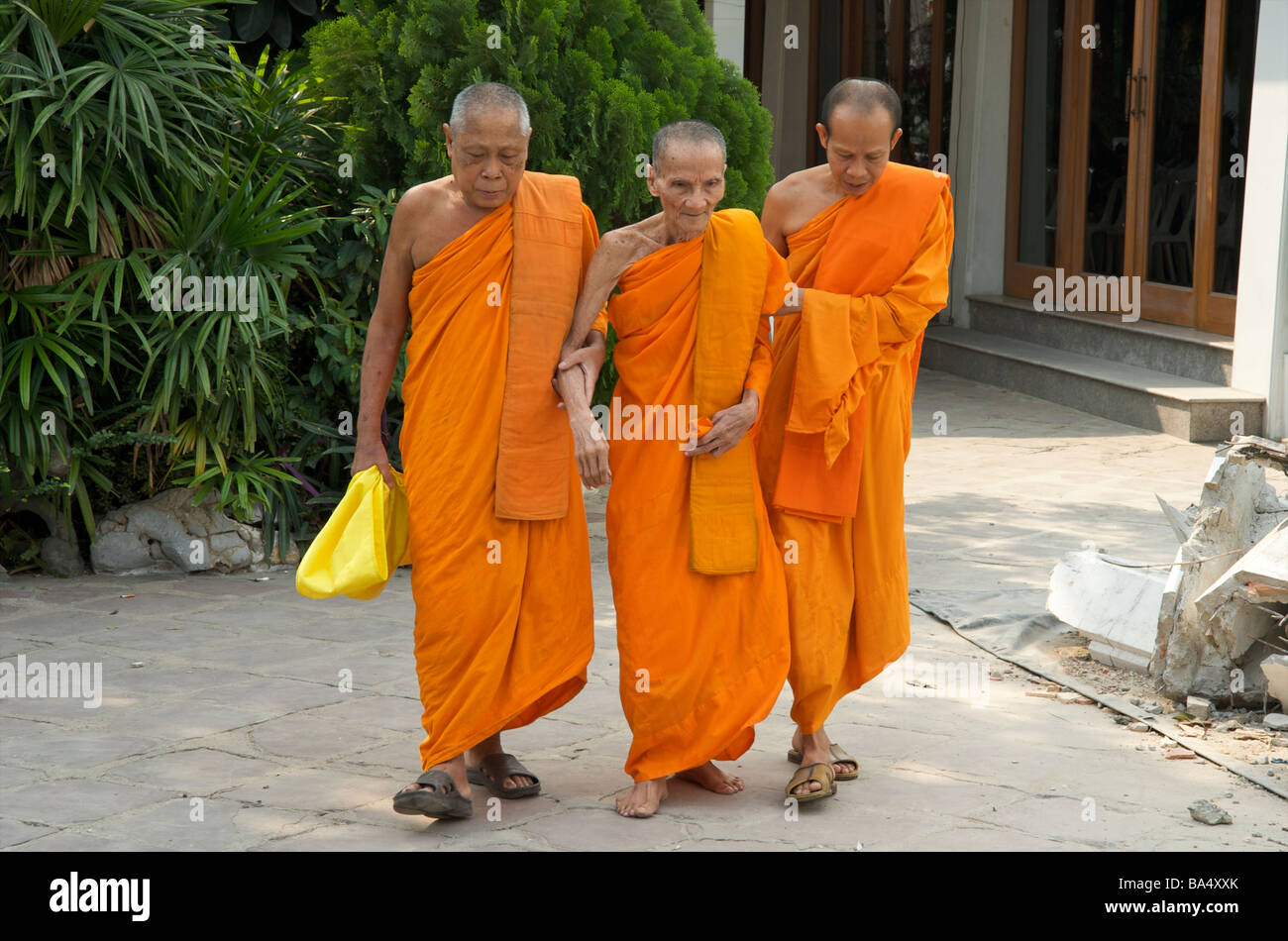 Aged thai monks hi-res stock photography and images - Alamy