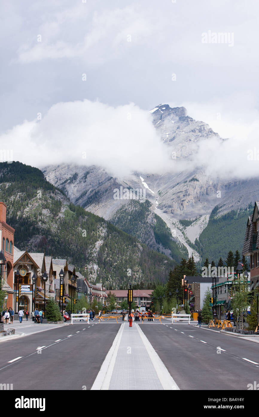 Street Scene with Mountain in Banff, Alberta, Canada Stock Photo - Alamy