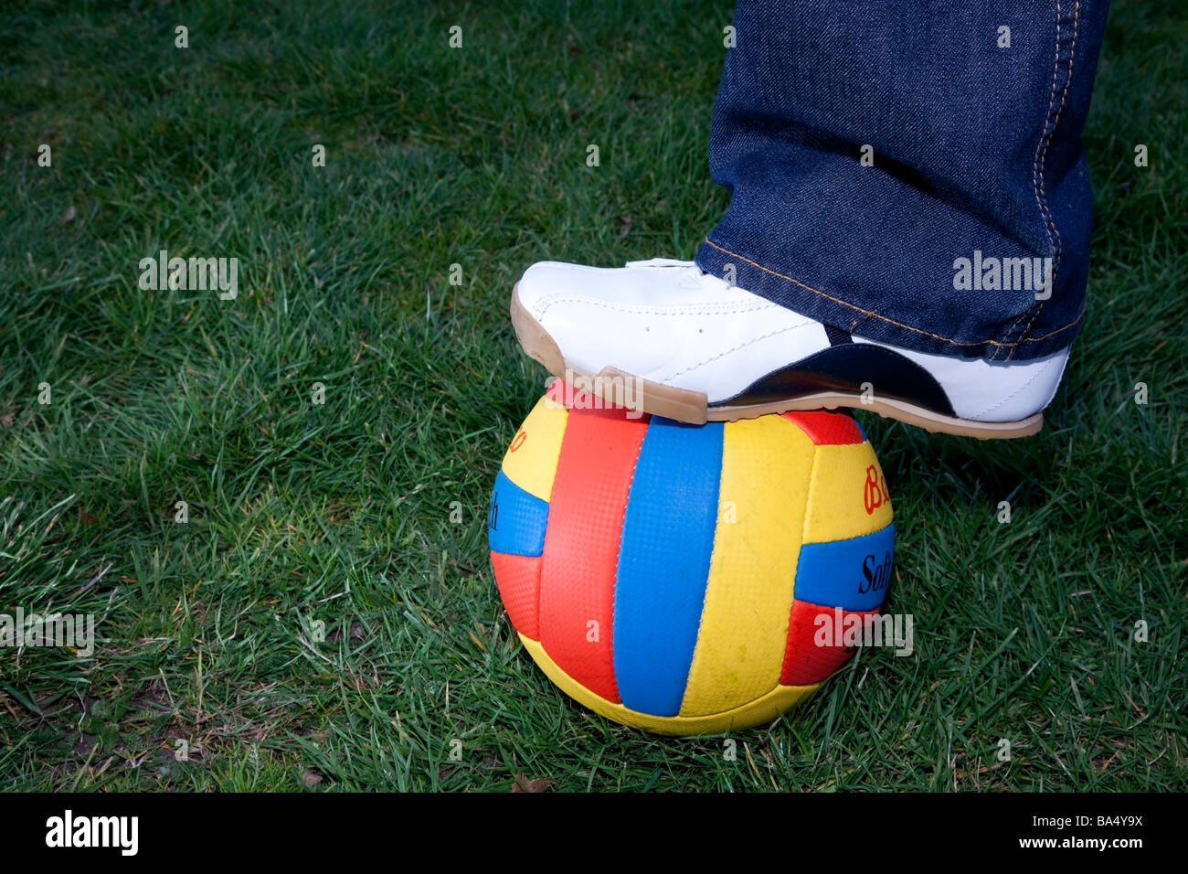 Ball at feet hi-res stock photography and images - Alamy