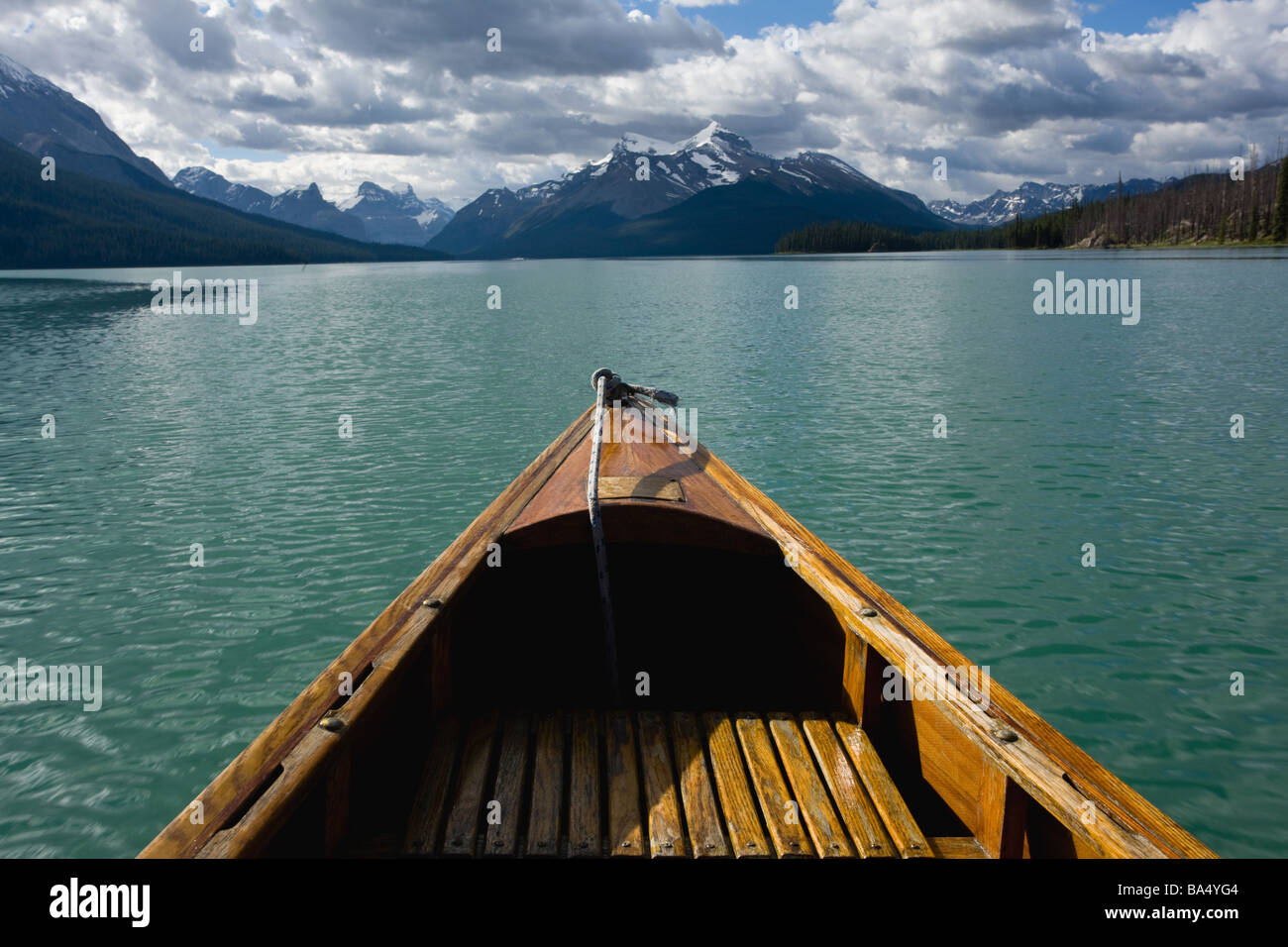 Empty boat hi-res stock photography and images - Alamy