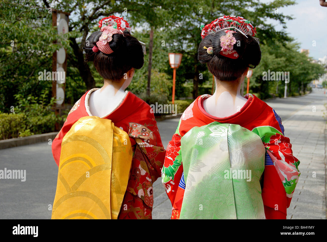 Geisha japan and back view hi-res stock photography and images - Alamy