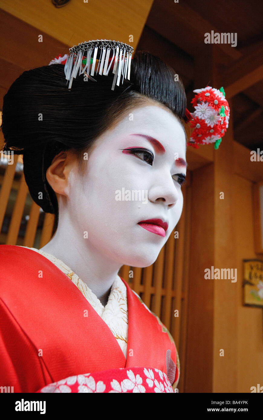 Geisha Woman in Traditional Make-Up Stock Photo - Alamy