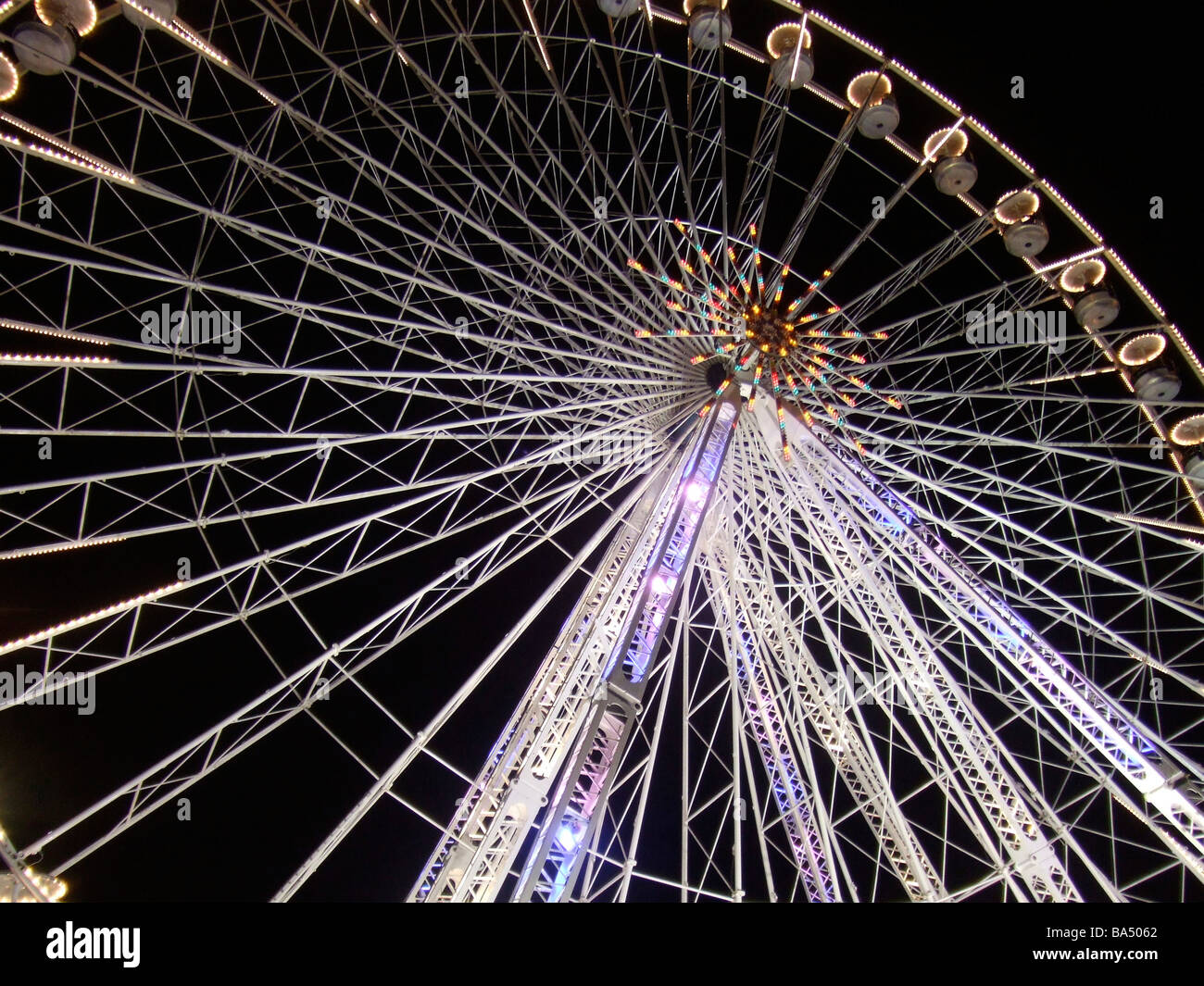 Nighttime observation wheel hi-res stock photography and images - Alamy