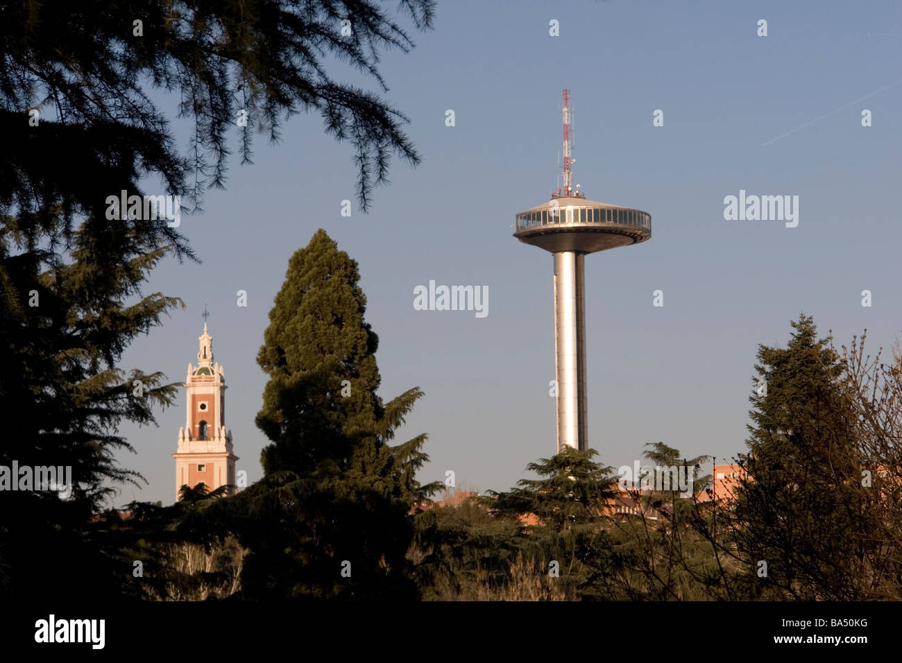 The telecommunication "Faro de Moncloa", in Madrid (Spain). La tour de ...
