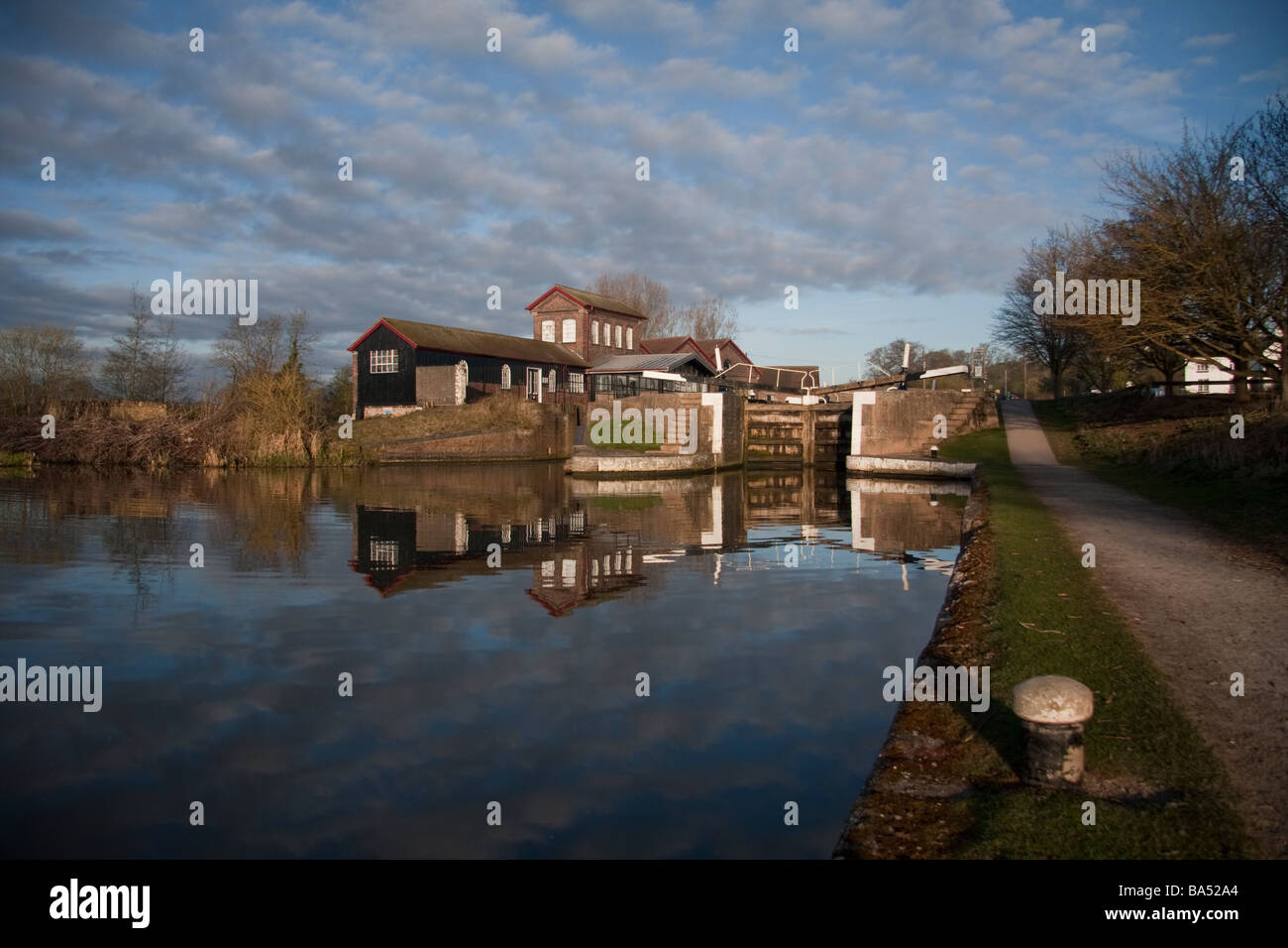Canal Reflections Bridge Hatton locks building walkways blue sky clouds ...