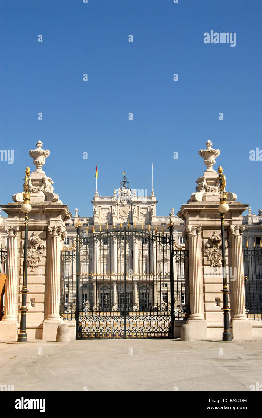 Madrid royal palace door hi-res stock photography and images - Alamy