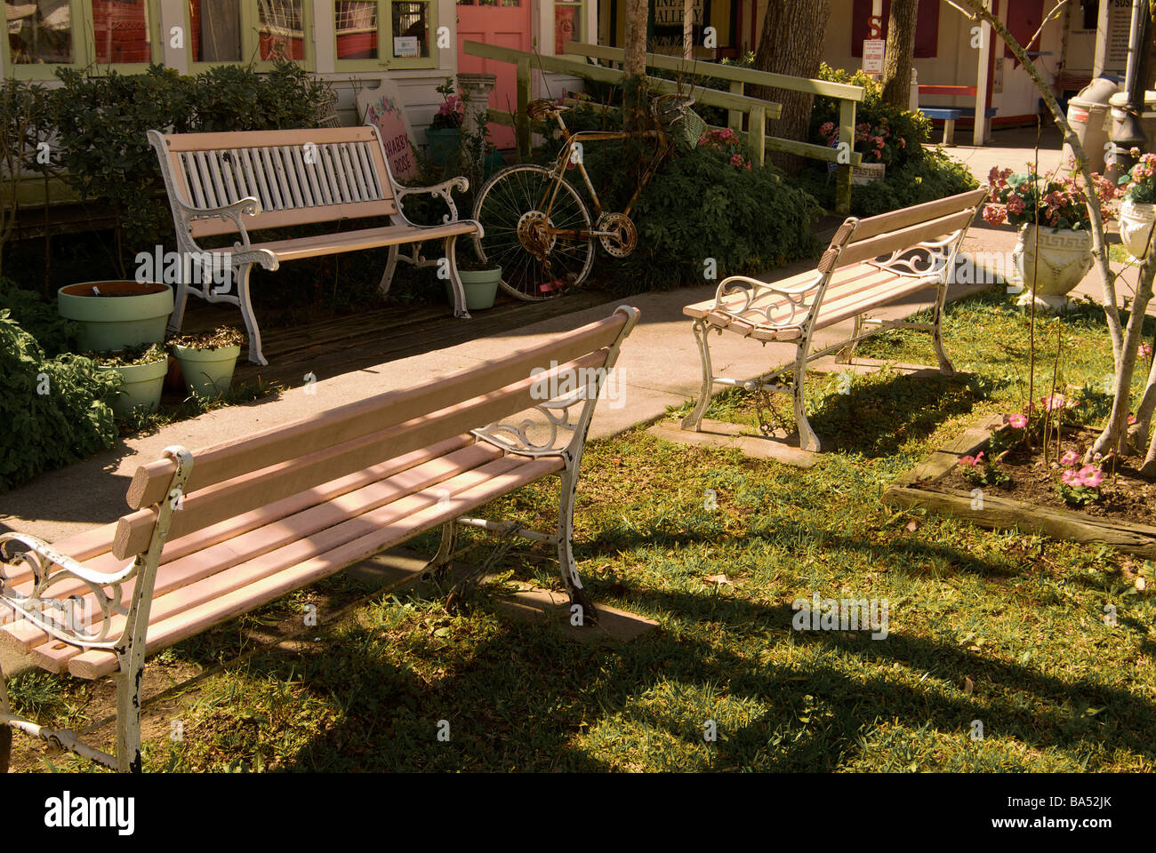 walkway lined with benches in Old Town Spring Texas Stock Photo - Alamy