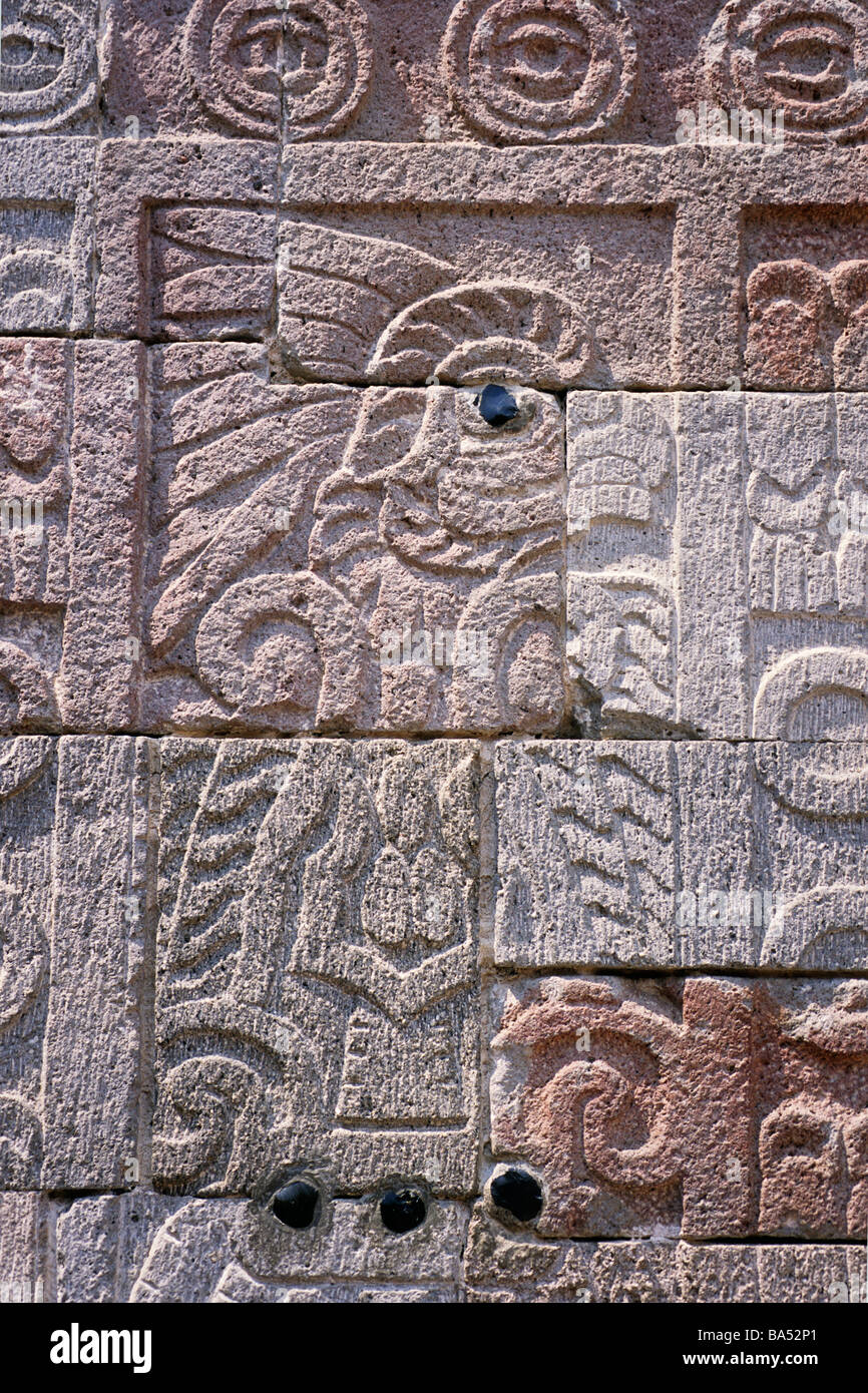 Relief carving of bird in the Palace of Quetzalpapalotl (Quetzal ...