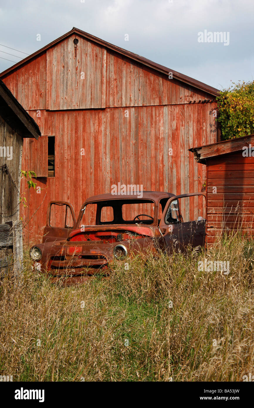 The abandoned wooden farm with red barn Michigan MI pictures images ...
