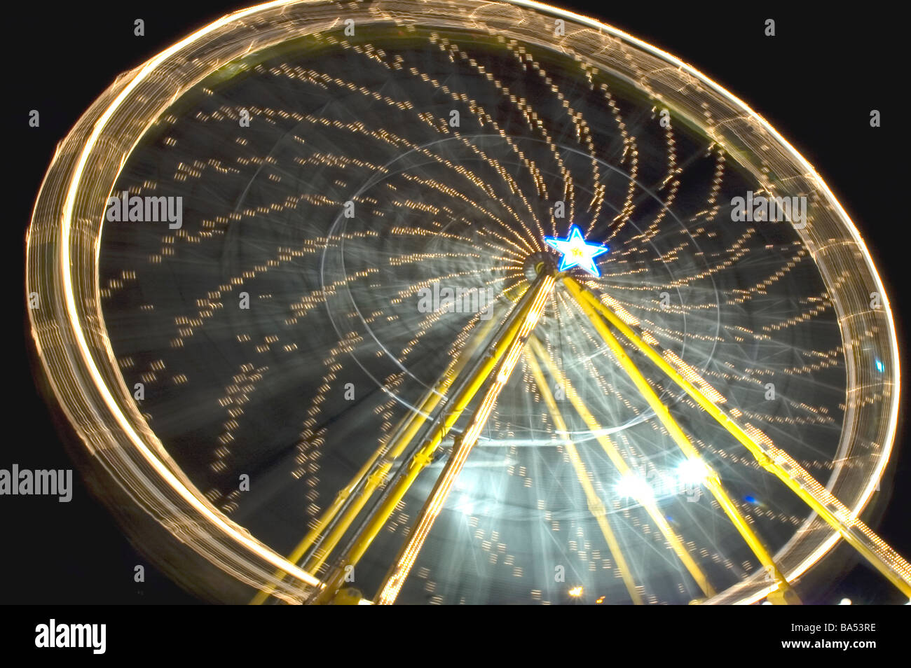 THE BIG WHEEL AT THE FAIRGROUND Stock Photo - Alamy