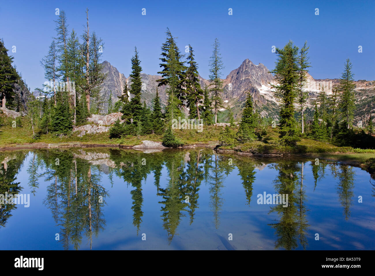 USA, Washington, Wenatchee National Forest, North Cascades, Blue Lake ...