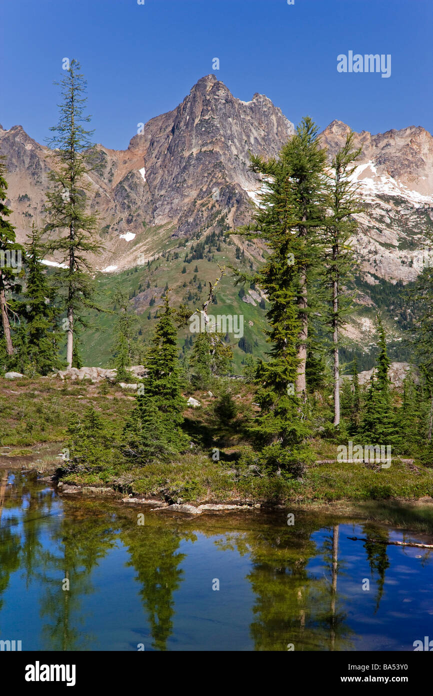 USA, Washington, Wenatchee National Forest, North Cascades, Blue Lake ...