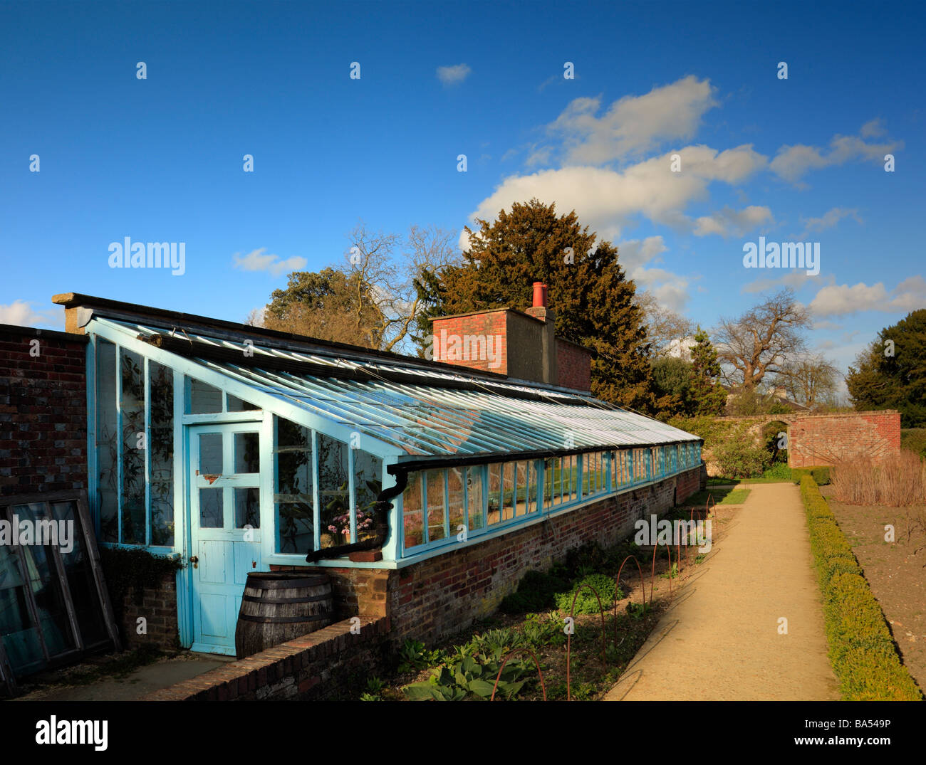 Down house darwin hi-res stock photography and images - Alamy