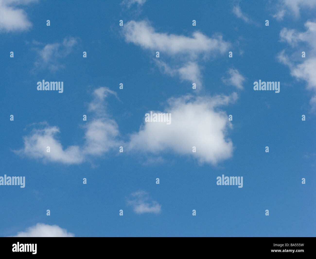 Deep blue summer skies hi-res stock photography and images - Alamy