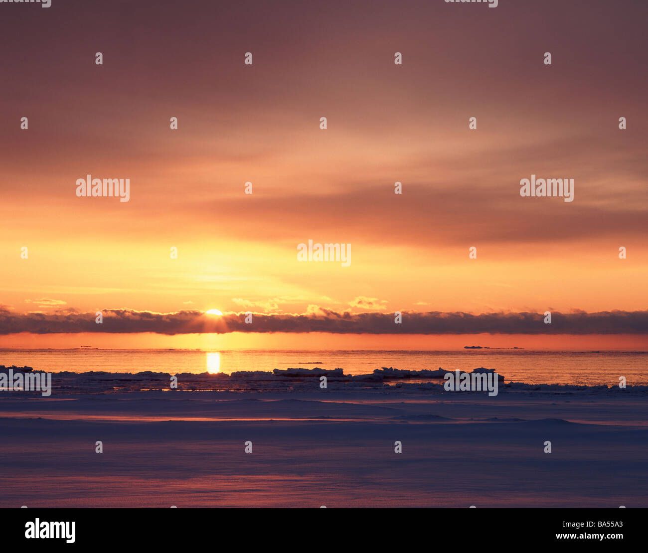 Newport Bay, Lake Michigan at sunrise, Newport State Park, Door County ...