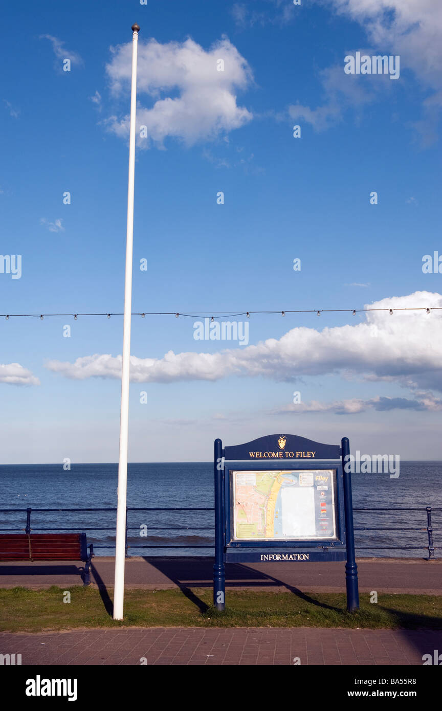 Filey seafront hi-res stock photography and images - Alamy