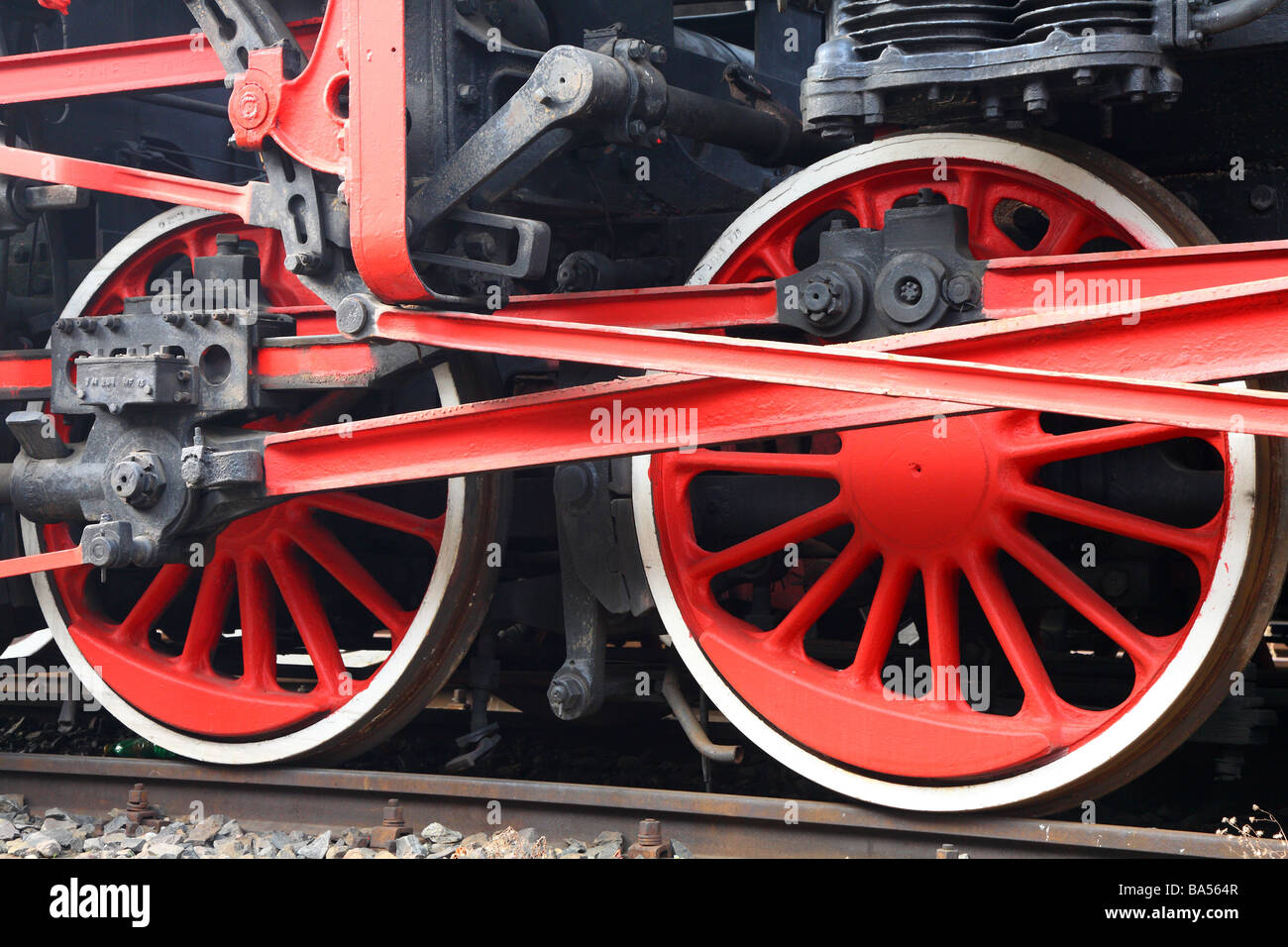 Steam engine steel wheels and propulsion mechanism Stock Photo - Alamy