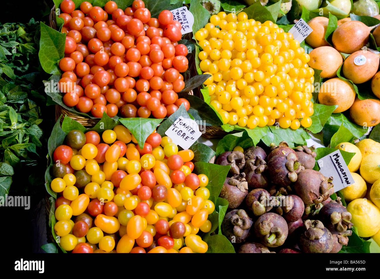 Coloured tomatoes hi-res stock photography and images - Alamy