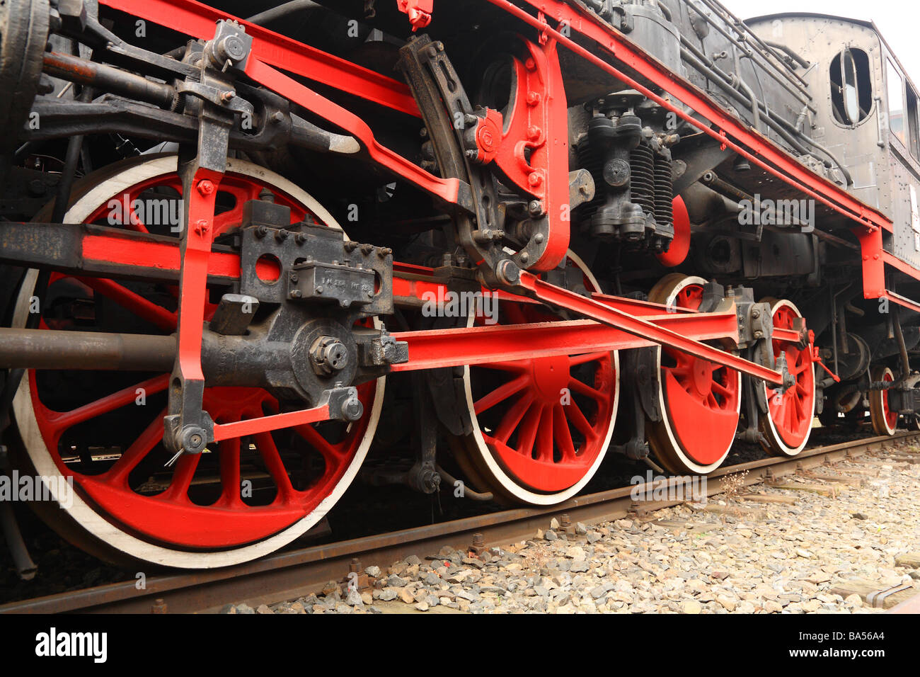 Steam engine steel wheels and propulsion mechanism Stock Photo - Alamy
