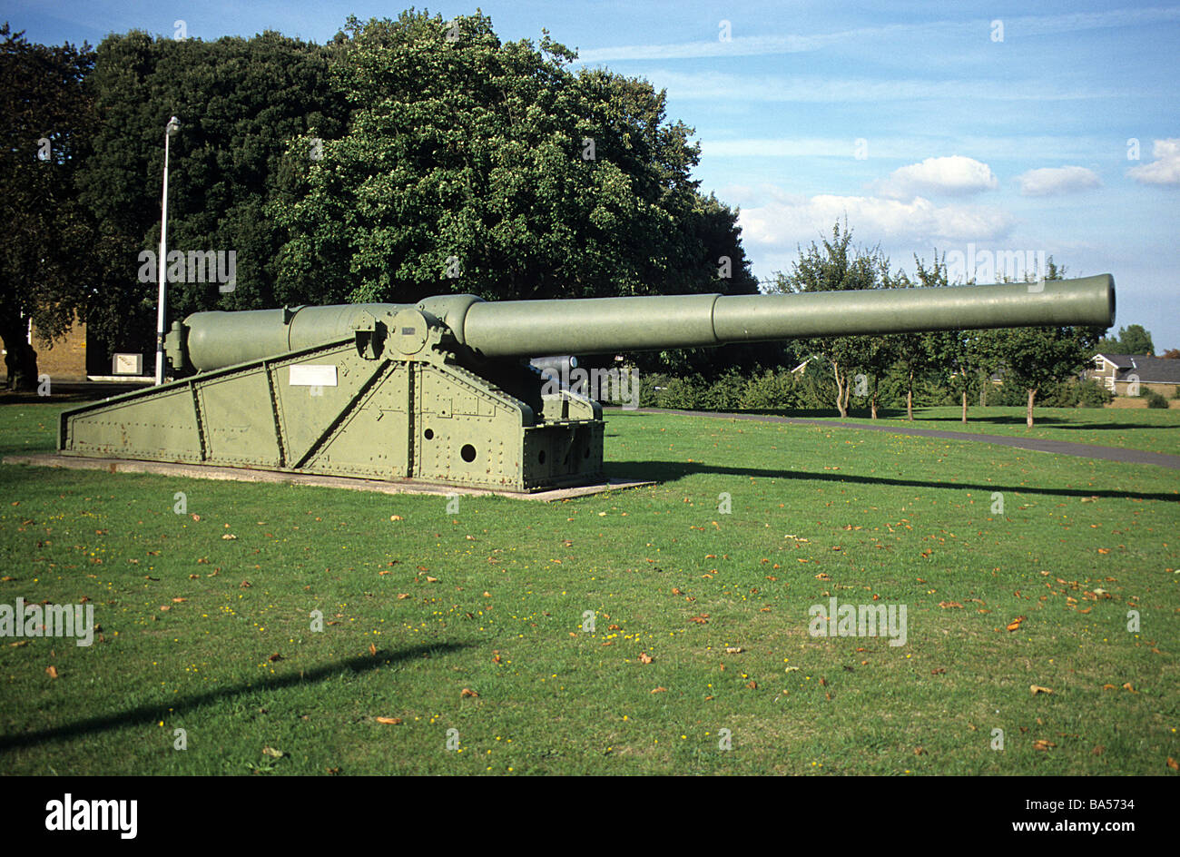 Rail mounted artillery hi-res stock photography and images - Alamy
