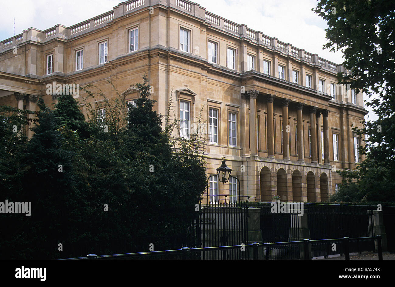 Lancaster house london hi-res stock photography and images - Alamy