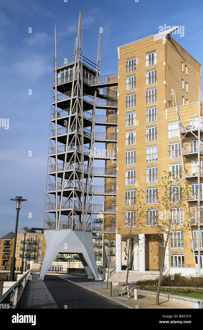 London dundee wharf hi-res stock photography and images - Alamy