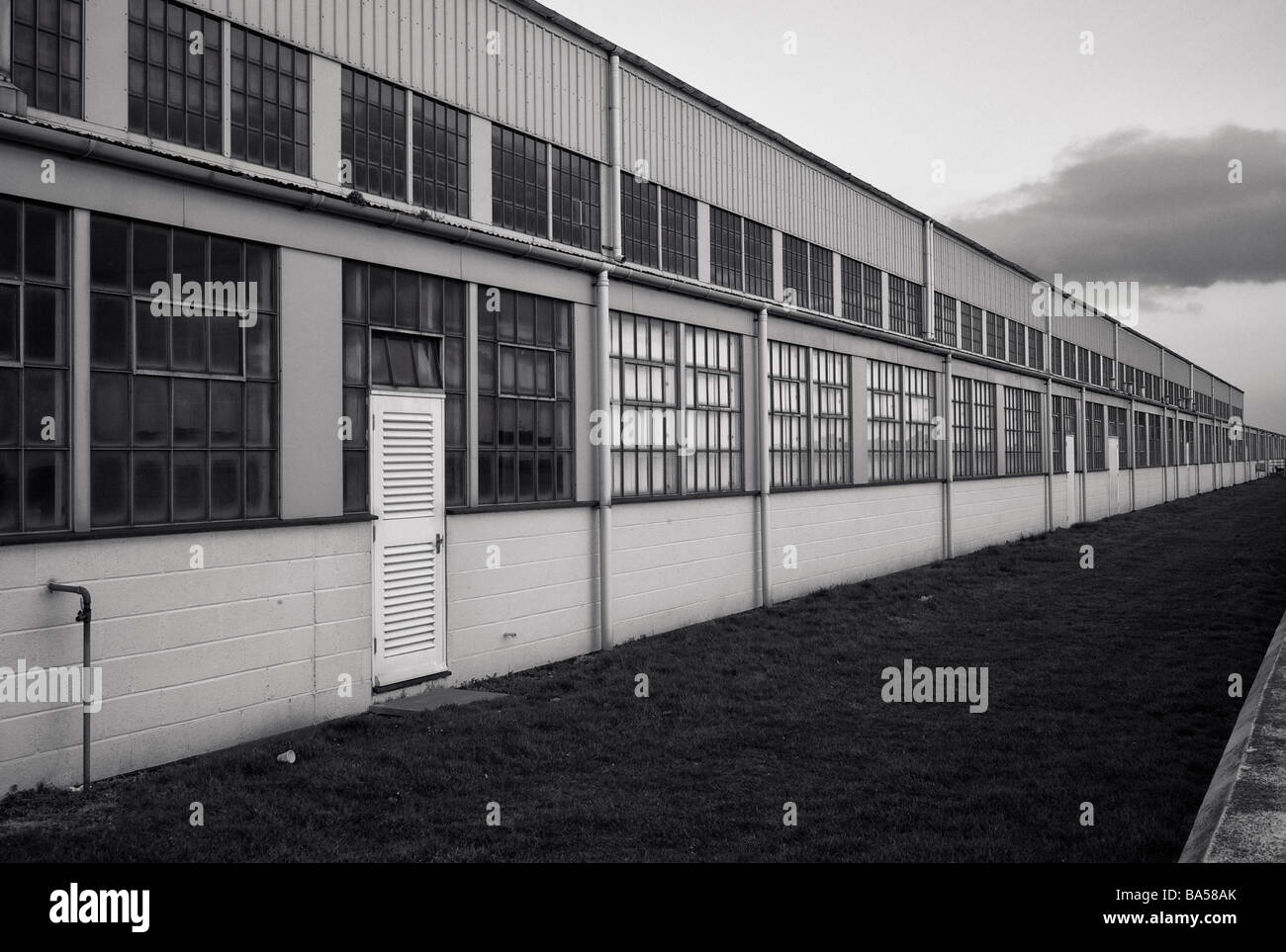 Raf hangar hi-res stock photography and images - Alamy