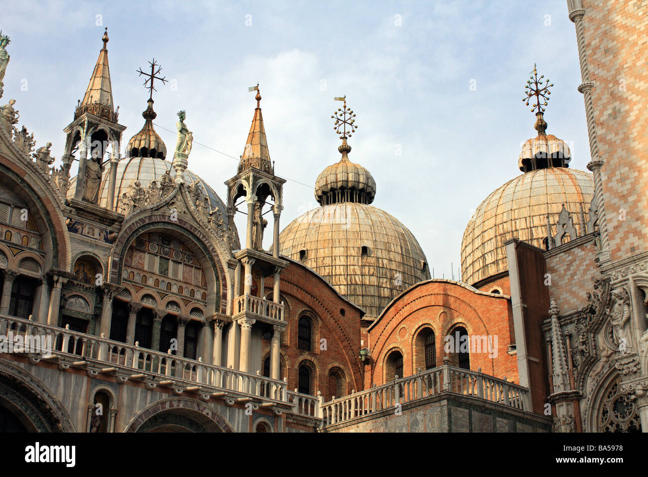 Cross domed basilica hi-res stock photography and images - Alamy