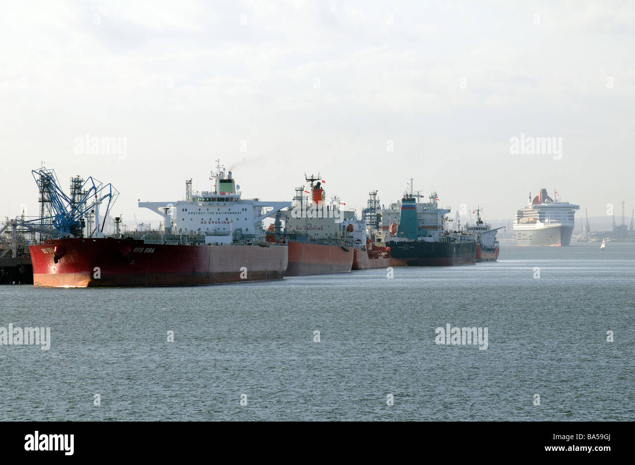 Chemical transport ships hi-res stock photography and images - Alamy