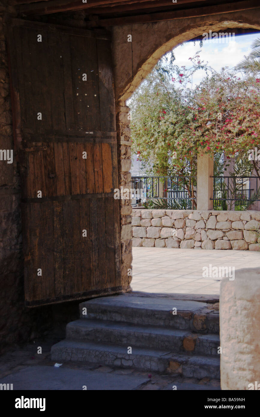 Arched entrance to the old Fort at Aqaba Stock Photo - Alamy