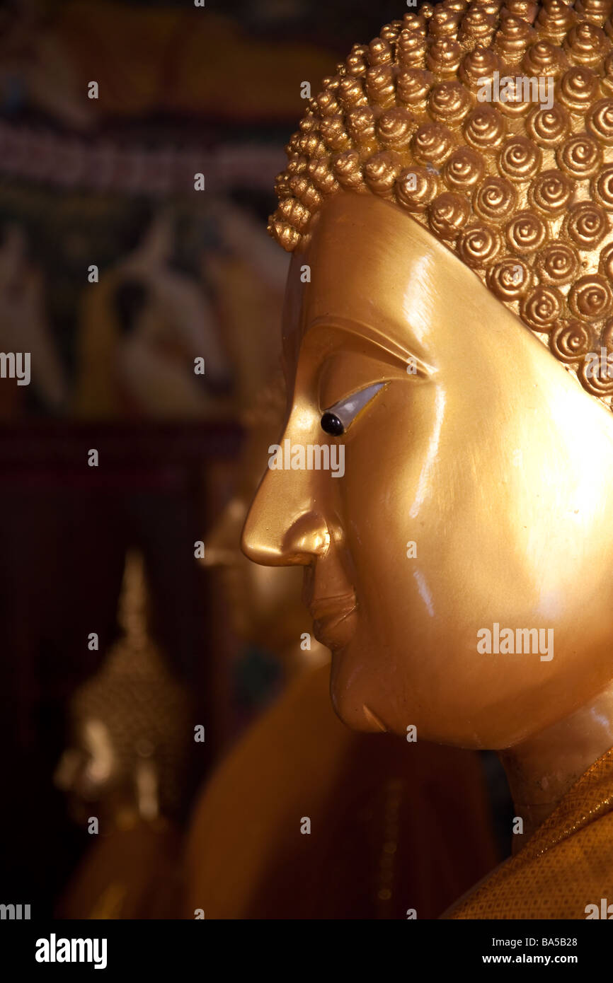 Statue profile hi-res stock photography and images - Alamy