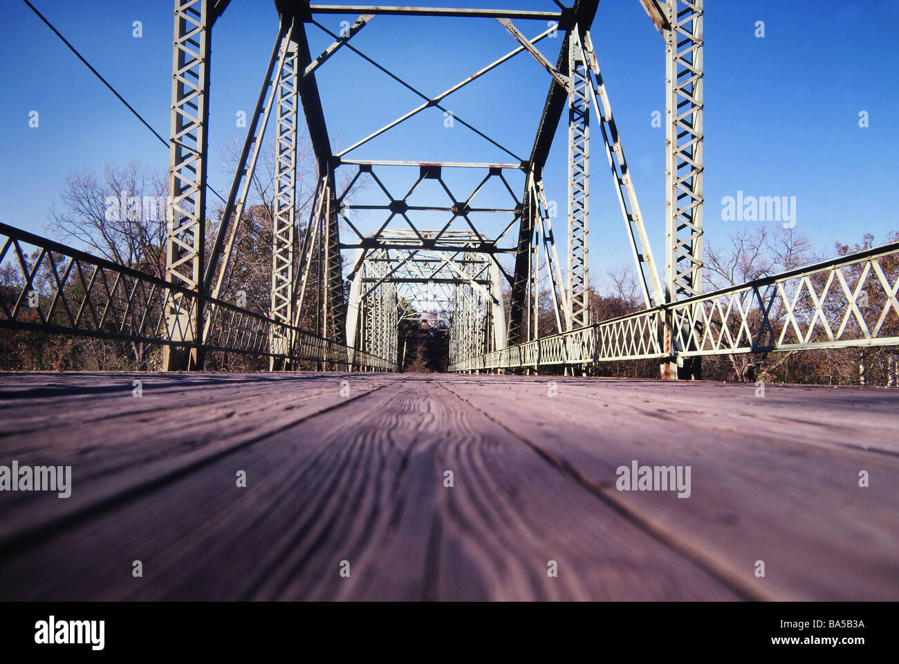 Wood deck of metal bridge Stock Photo - Alamy