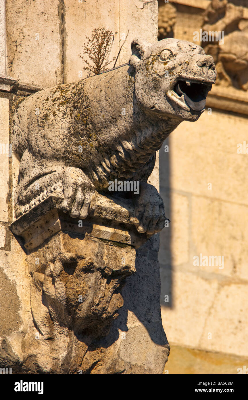 Gargoyle pig hi-res stock photography and images - Alamy