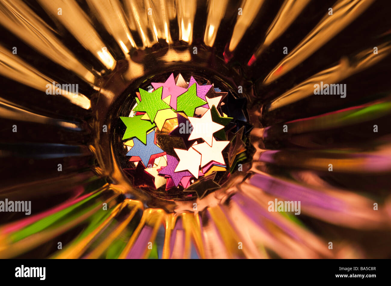 Star confetti hi-res stock photography and images - Alamy