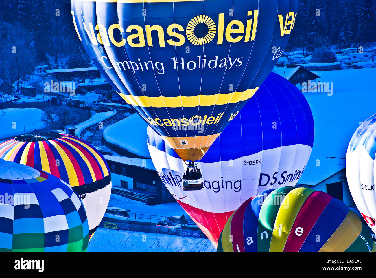 Balloons balloon festival event aerial hi-res stock photography and ...