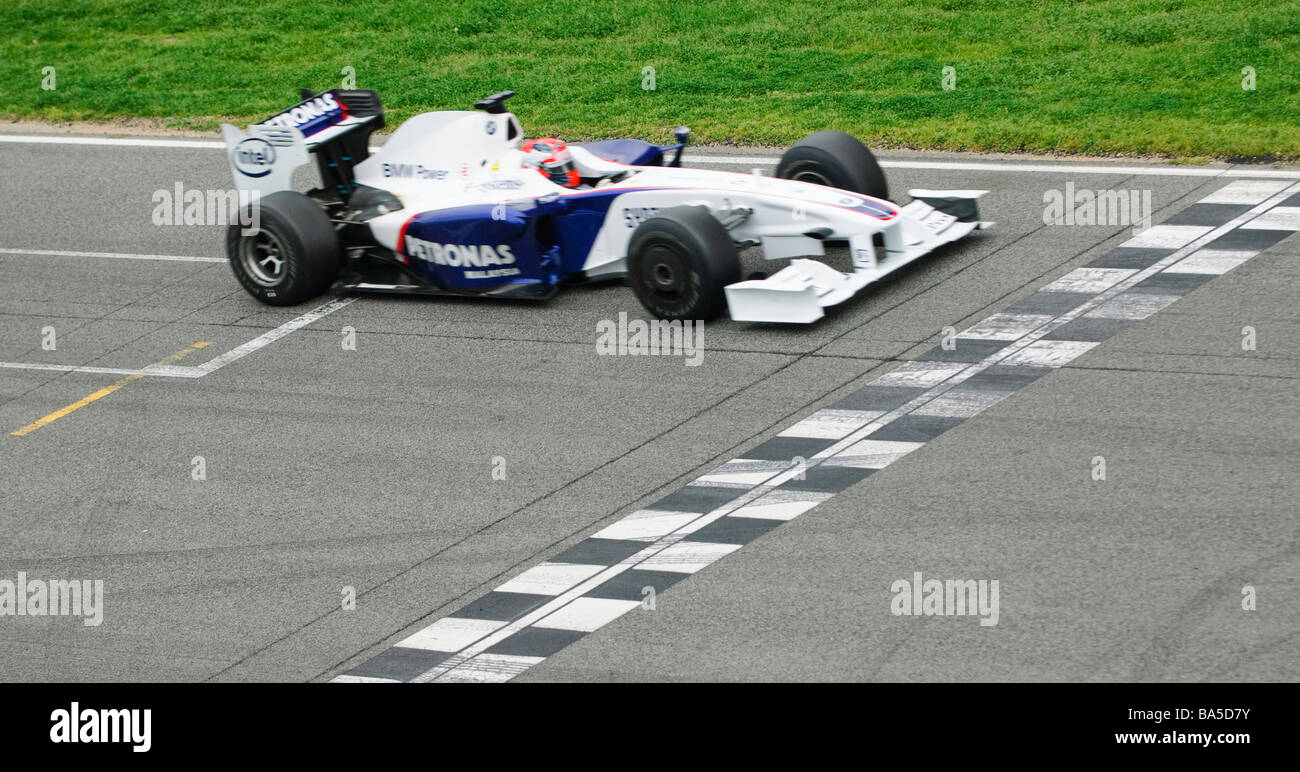 F1 car crossing finish line hi-res stock photography and images - Alamy