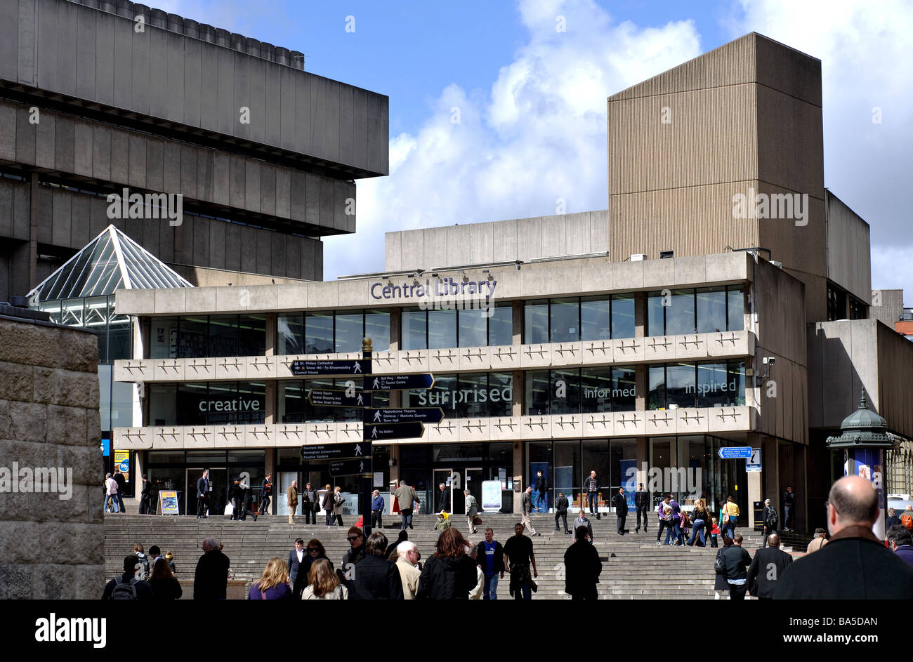 Birmingham central library chamberlain square hi-res stock photography ...