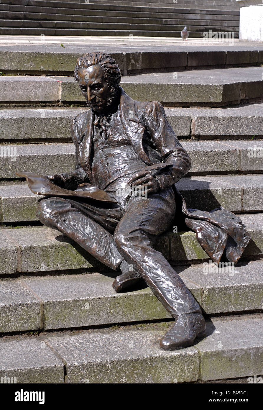 Sitting man sculpture sculpture center hi-res stock photography and ...