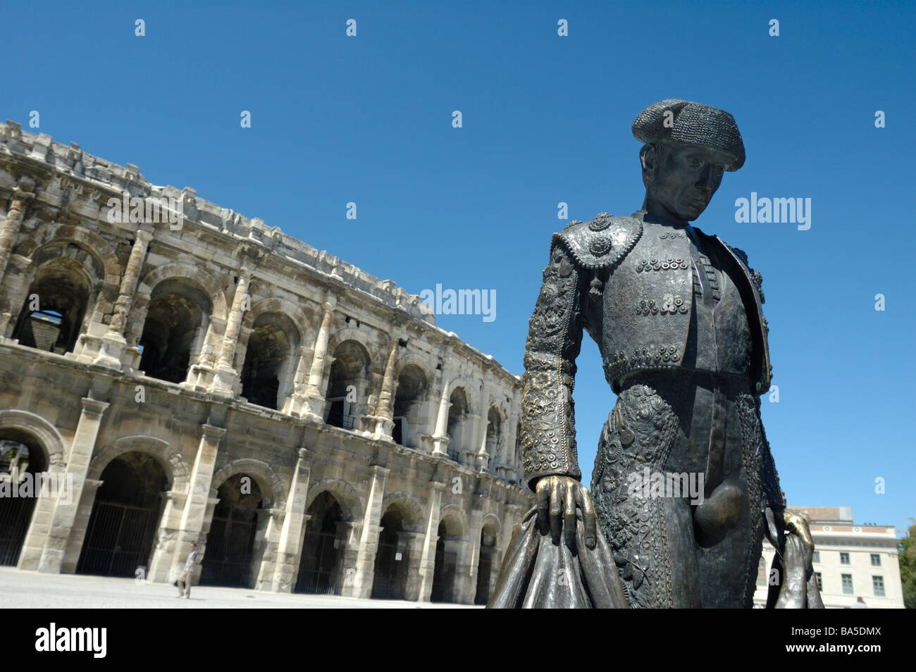 Arles amphitheatre statue hi-res stock photography and images - Alamy