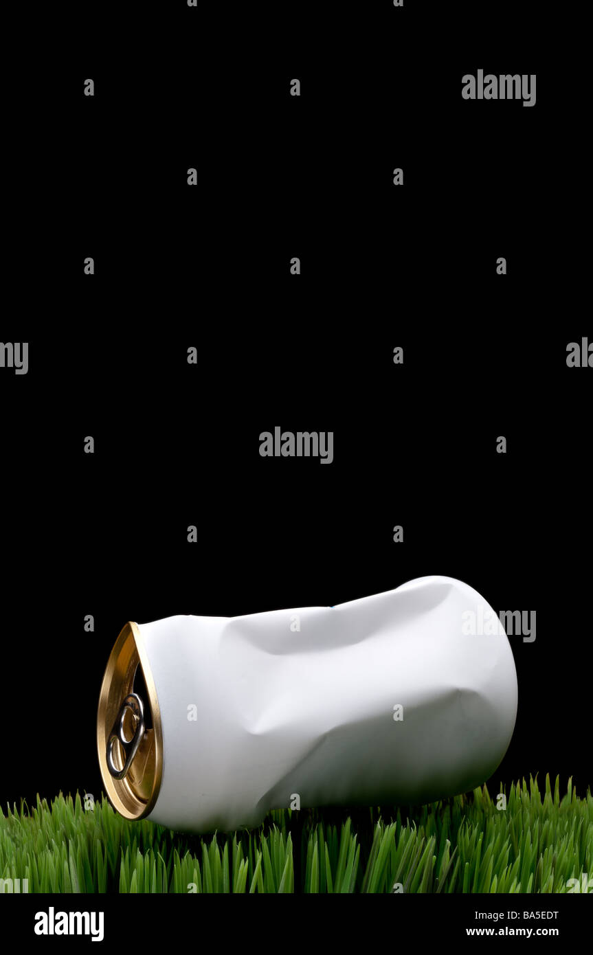 Crushed aluminum can hi-res stock photography and images - Alamy