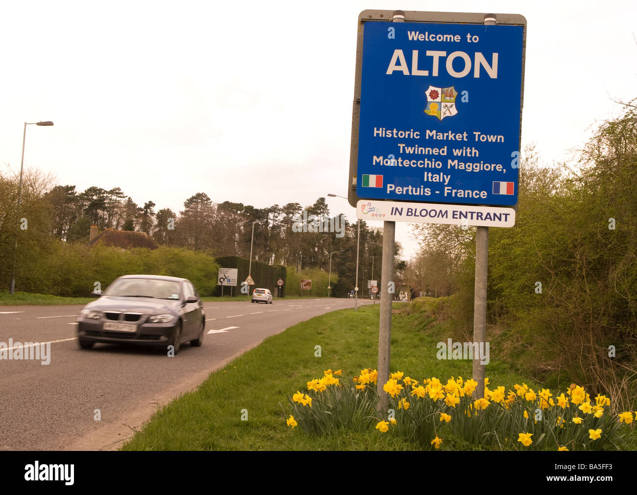 Sign for historic market town of Alton in Hampshire showing its twin ...
