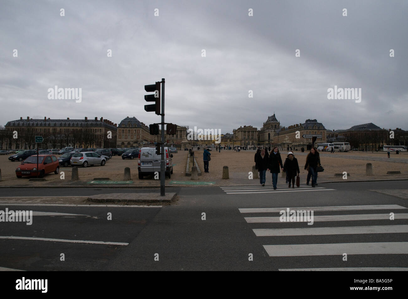 Versailles tourist hi-res stock photography and images - Alamy