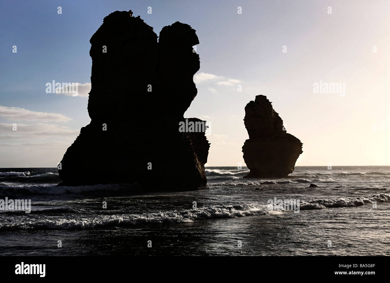 Rock Stacks Silhouette of Coastal Limestone Stacks Great Ocean Road ...