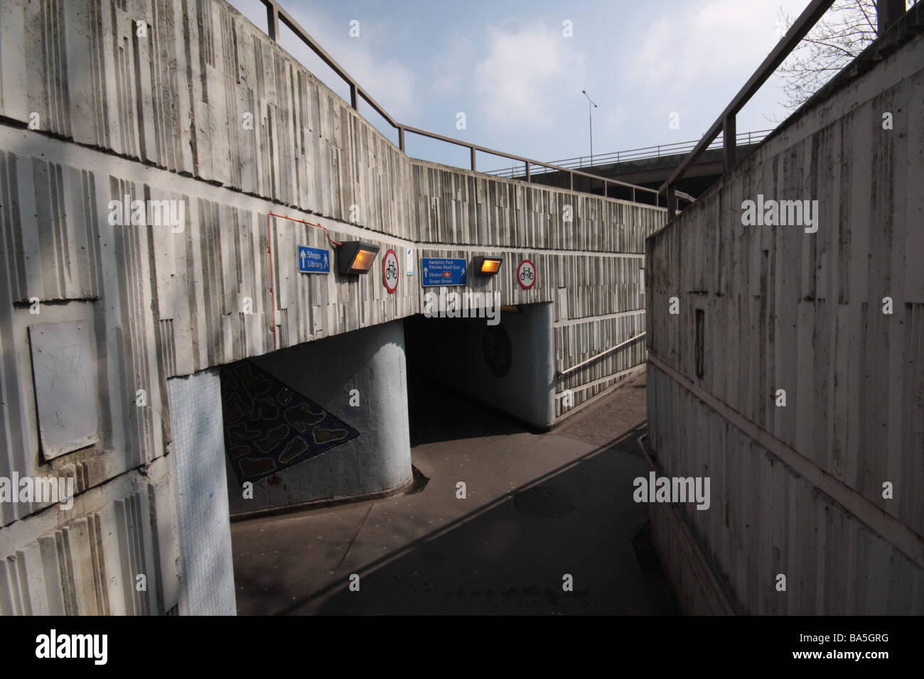 Sunbury cross concrete hi-res stock photography and images - Alamy