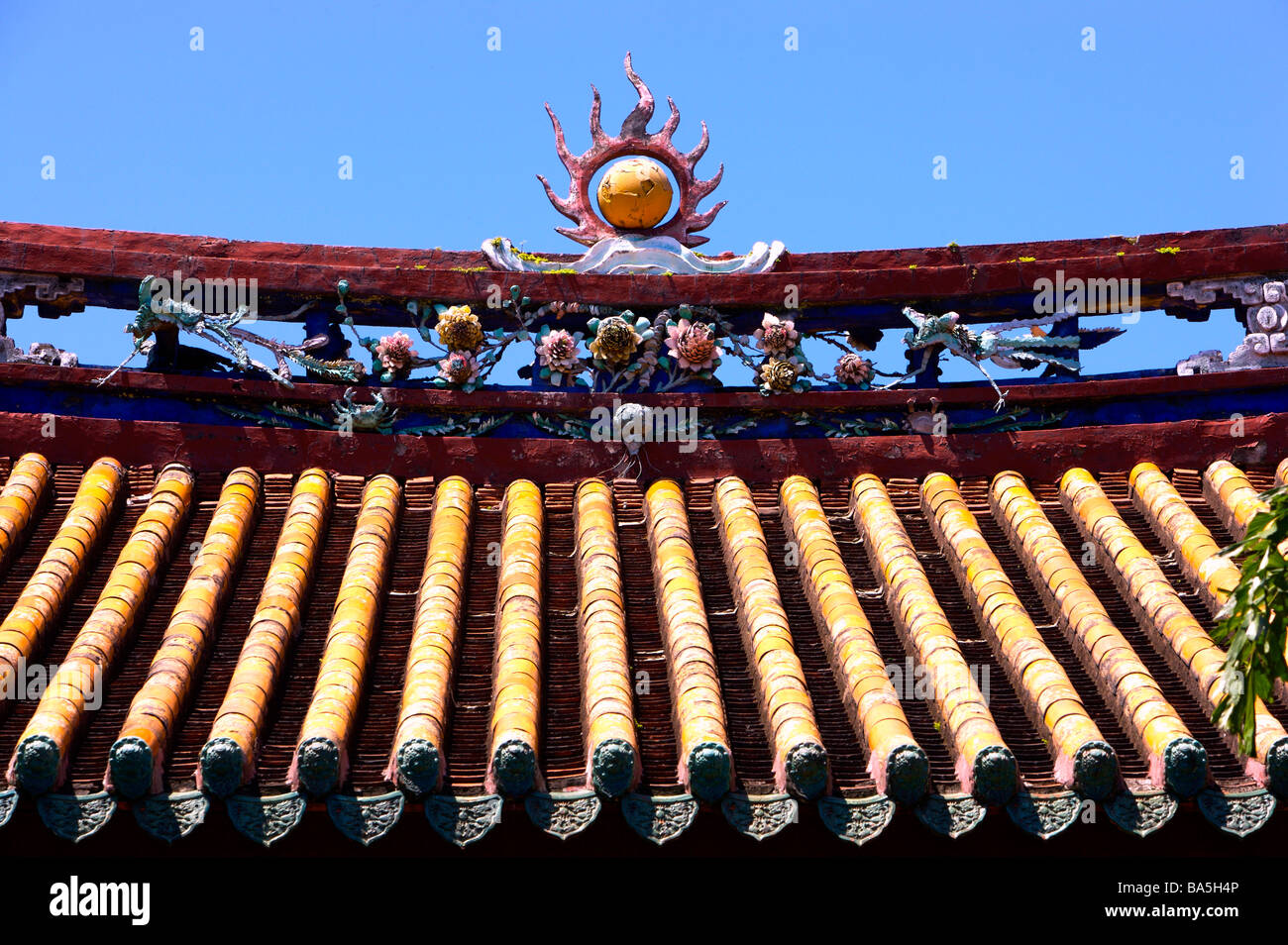 Rooftop of classic Chinese architecture against blue sky Stock Photo ...