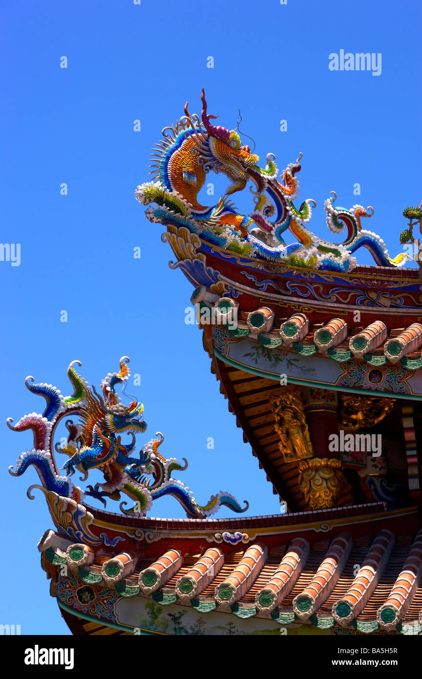 Detail of classic Chinese architecture rooftop against blue sky Stock ...
