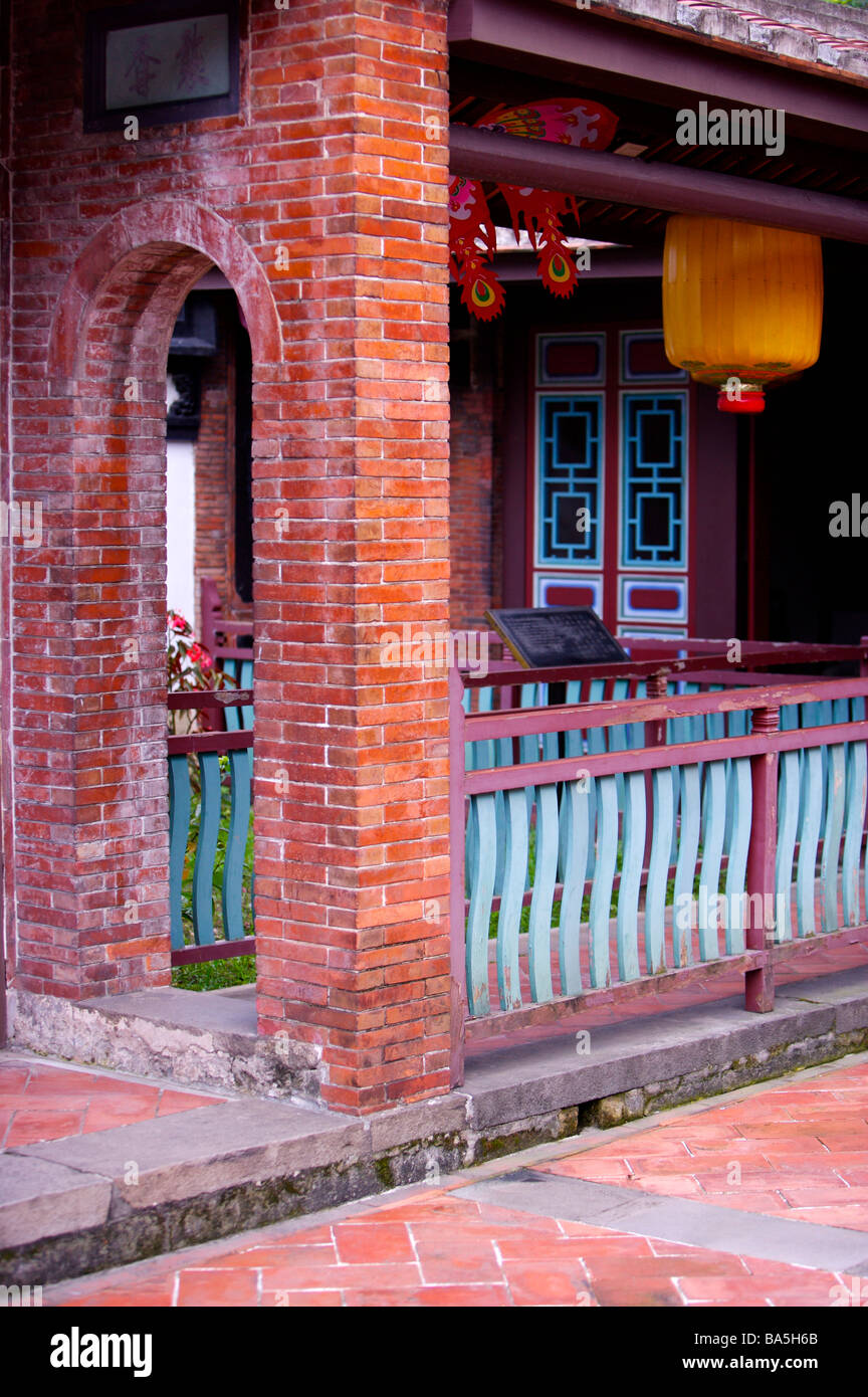 Doorway of classic Chinese architecture Stock Photo - Alamy
