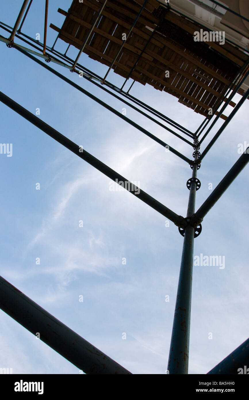 Metal scaffolding rising to the sky Stock Photo - Alamy
